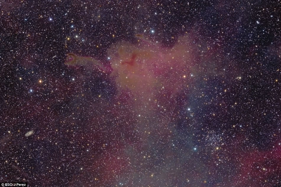 智利天文望远镜捕捉到距我们1300光年之遥的“上帝之手”CG4星云 - 神秘的地球 科学|自然|地理|探索