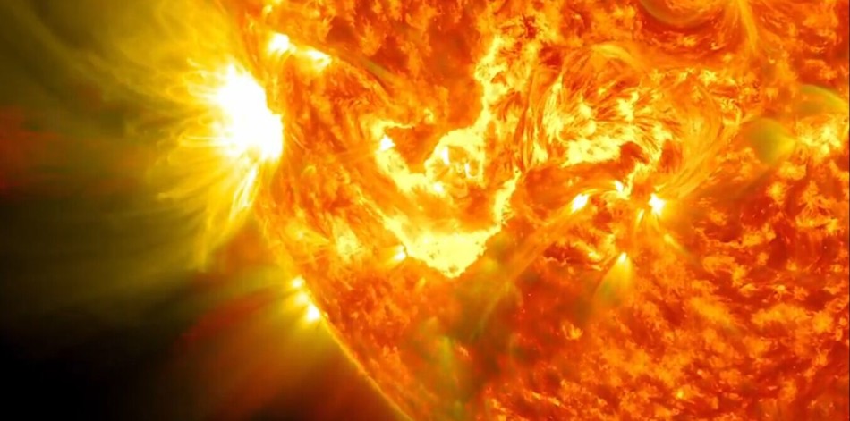 美国NASA用太阳动力学天文台5年来拍摄的太阳图片制作两段震撼视频 - 神秘的地球 科学|自然|地理|探索